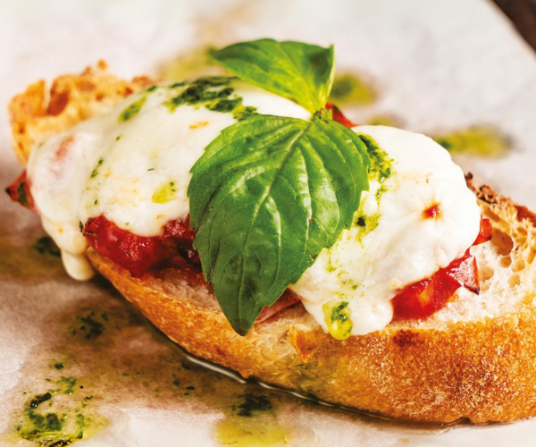 Toast Mozzarela Di Buffala - Domaine des Terres Rouges